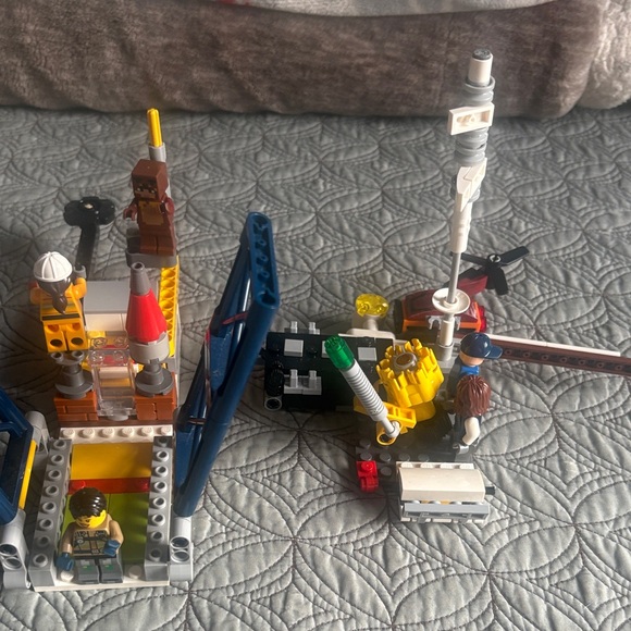 Lego | Toys | Colorful Building Block Set For Kids With 5 Figures ...